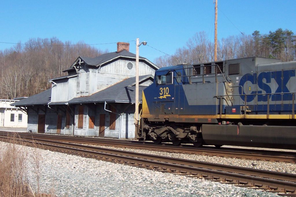 CSX 310 meets the old Depot